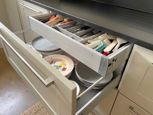 Howdens Kitchen With Island Granite Worktops and Appliances - Used ...