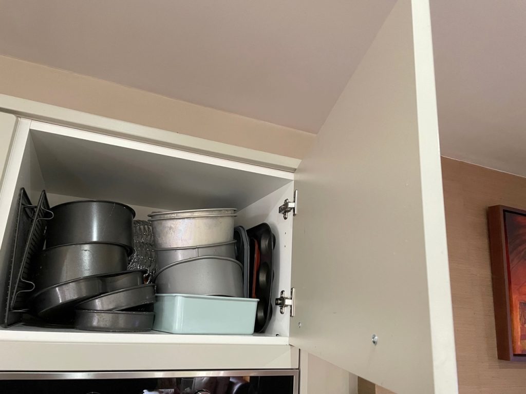 Howdens Kitchen With Island Granite Worktops and Appliances - Used ...