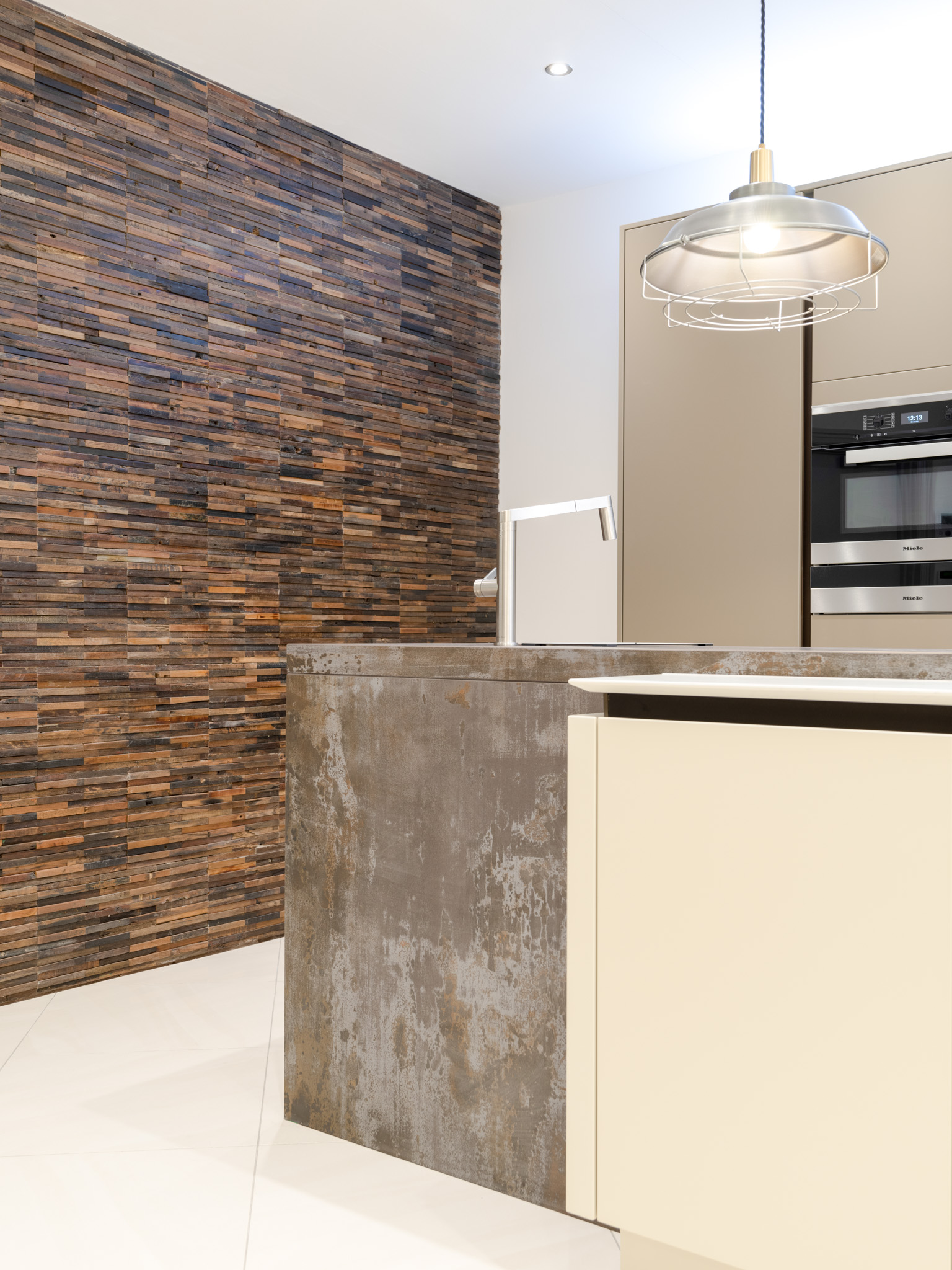 Ex Display Linear Avant Painted Symphony Kitchen with Island, Worktops ...