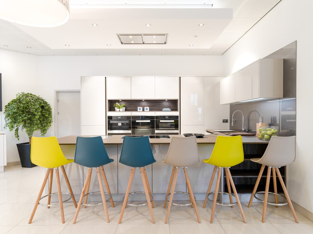 Ex Display Linear Trend Symphony Kitchen with Worktops and Miele ...