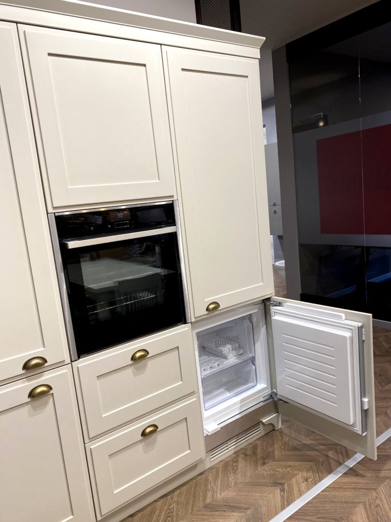 Ex Display Scavolini Favilla Kitchen with Worktops and Neff Appliances ...