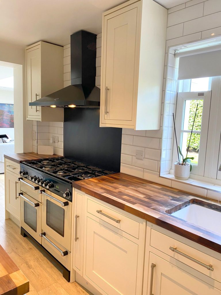 Howdens Kitchen with Island | The Used Kitchen Company