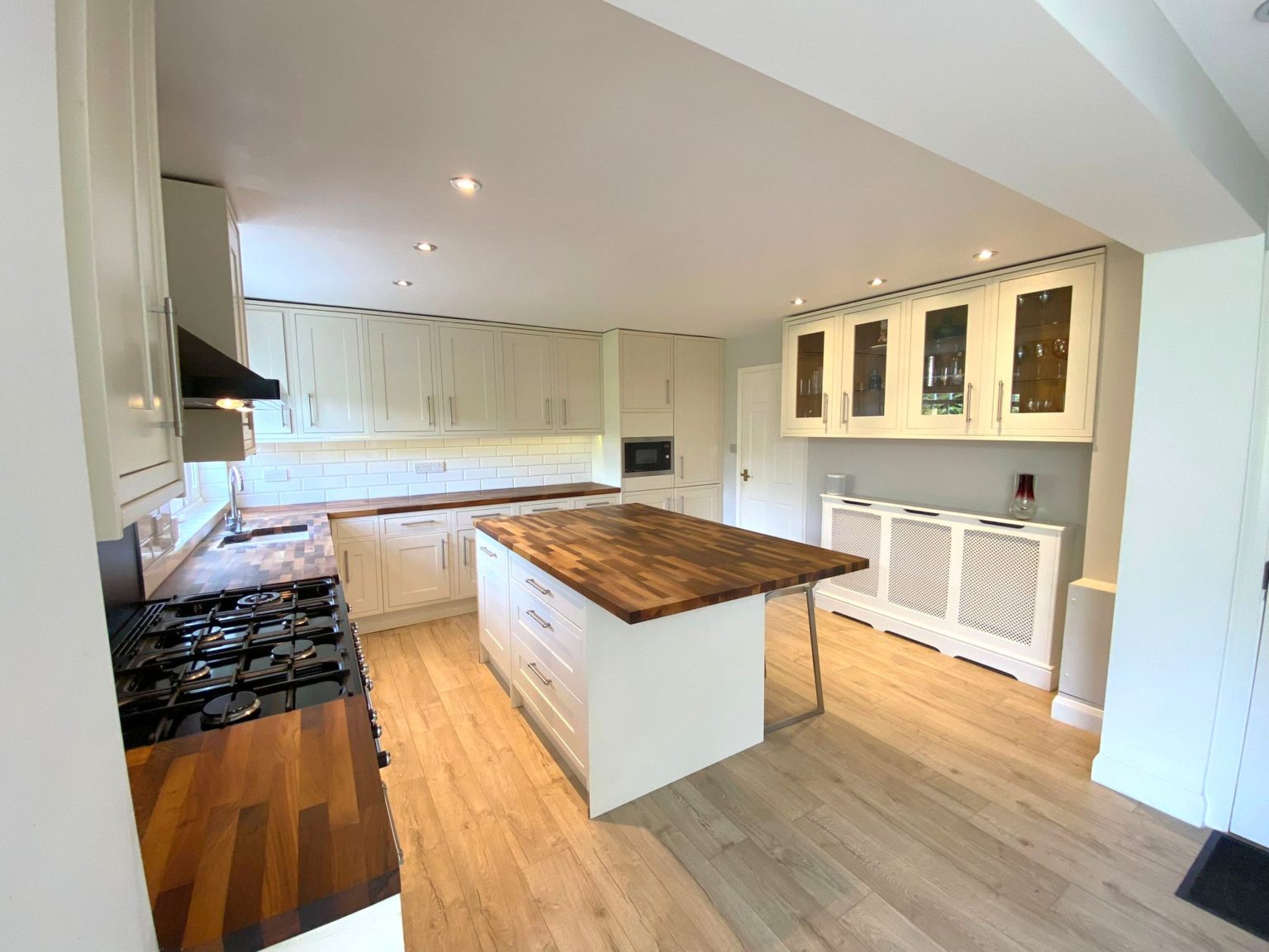 Howdens Kitchen with Island | The Used Kitchen Company