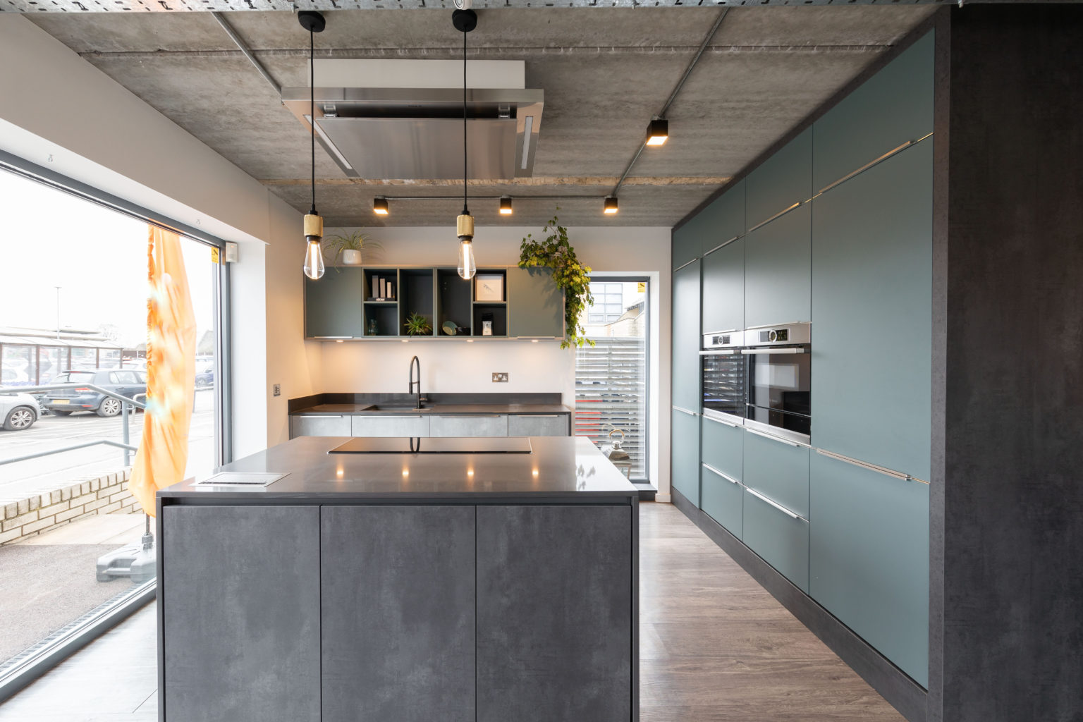 Ex Display Hacker Kitchen with Island, Worktops and Bosch Appliances ...