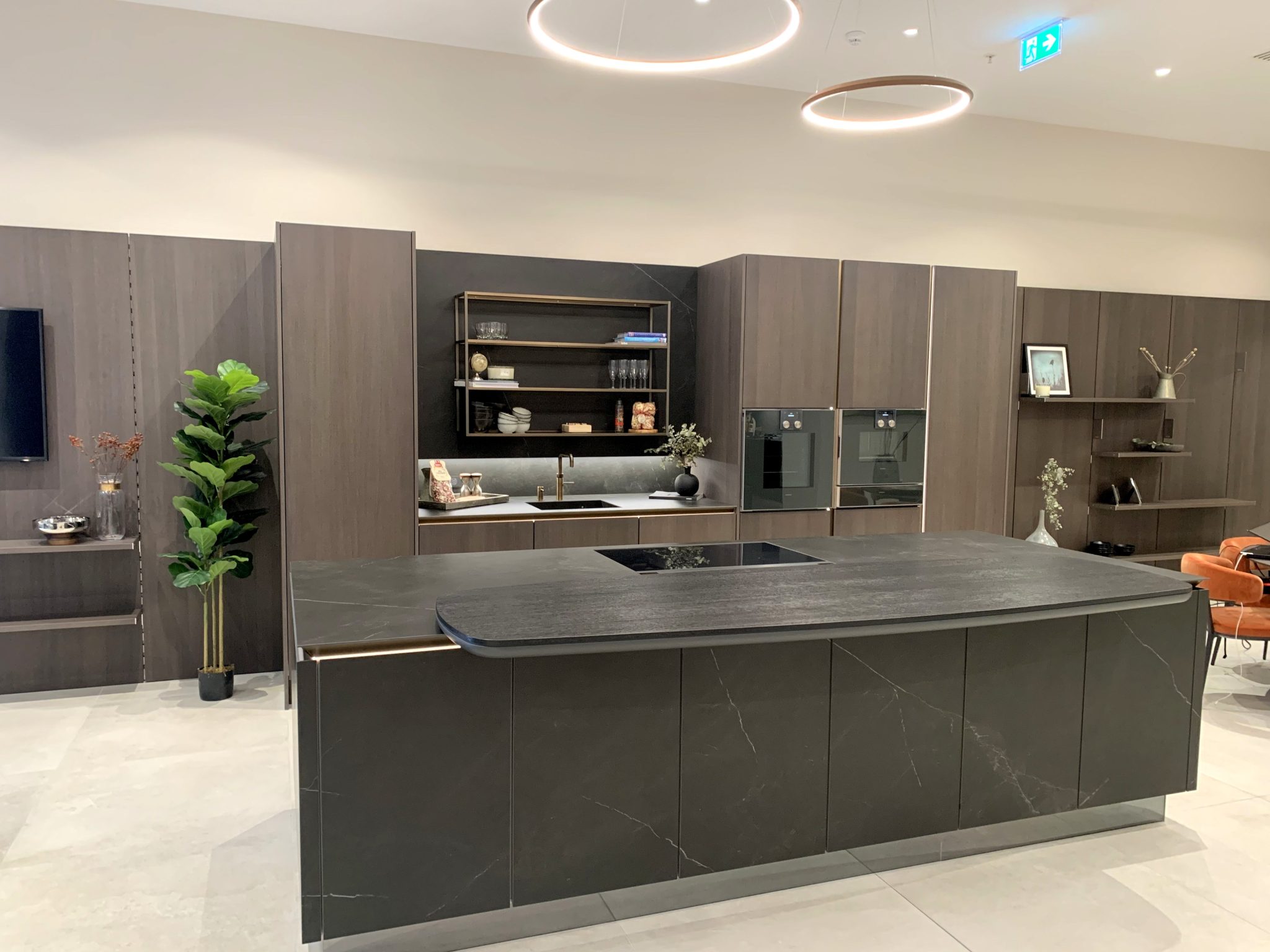 Ex Display Siematic Kitchen With Island, Worktops and Optional ...