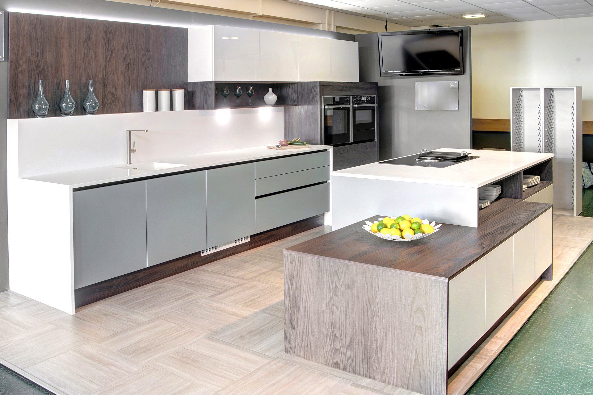 Ex Display Kitchen with Island and Worktops - The Used Kitchen Company