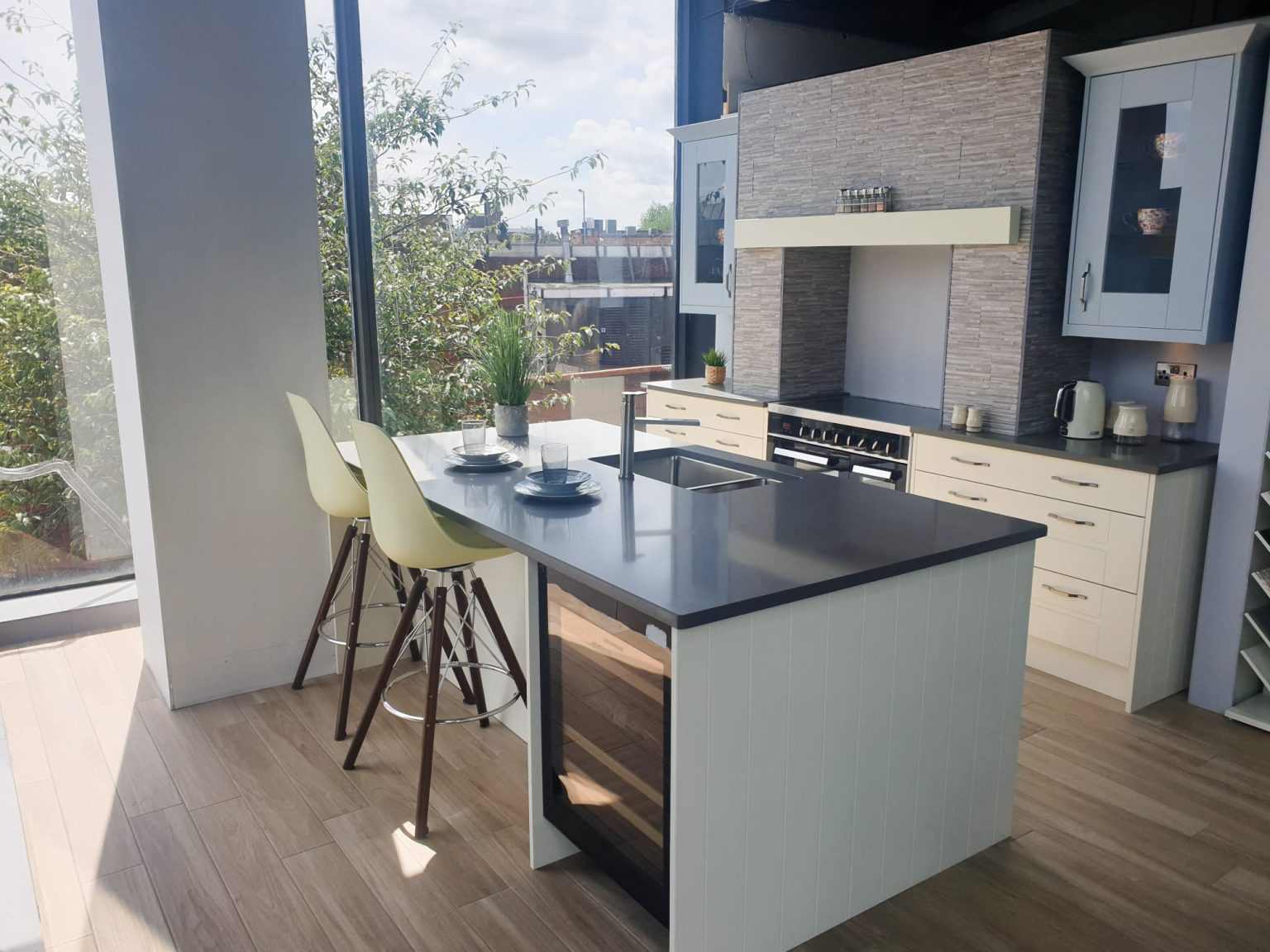 Ex-Display & Used Designer Kitchens For Sale | The Used Kitchen Company