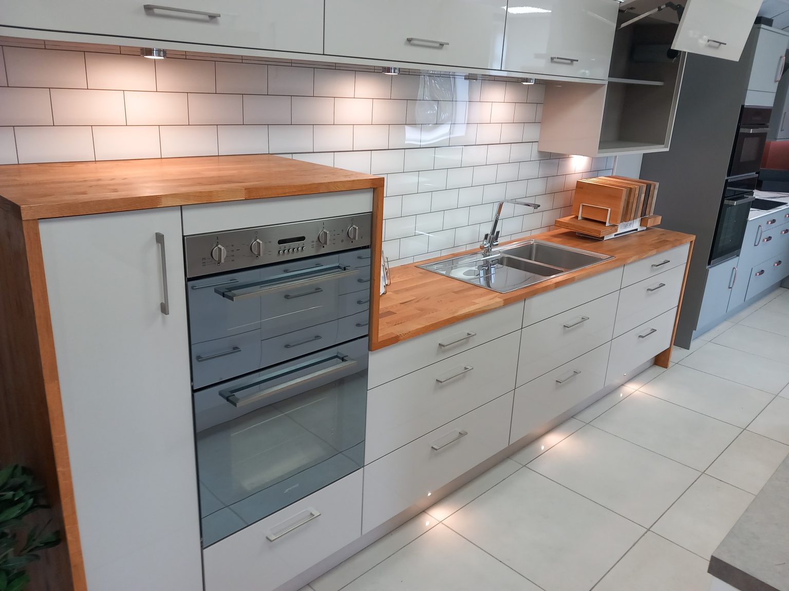 Ex Display Kitchen with Worktops and Appliances - The Used Kitchen Company