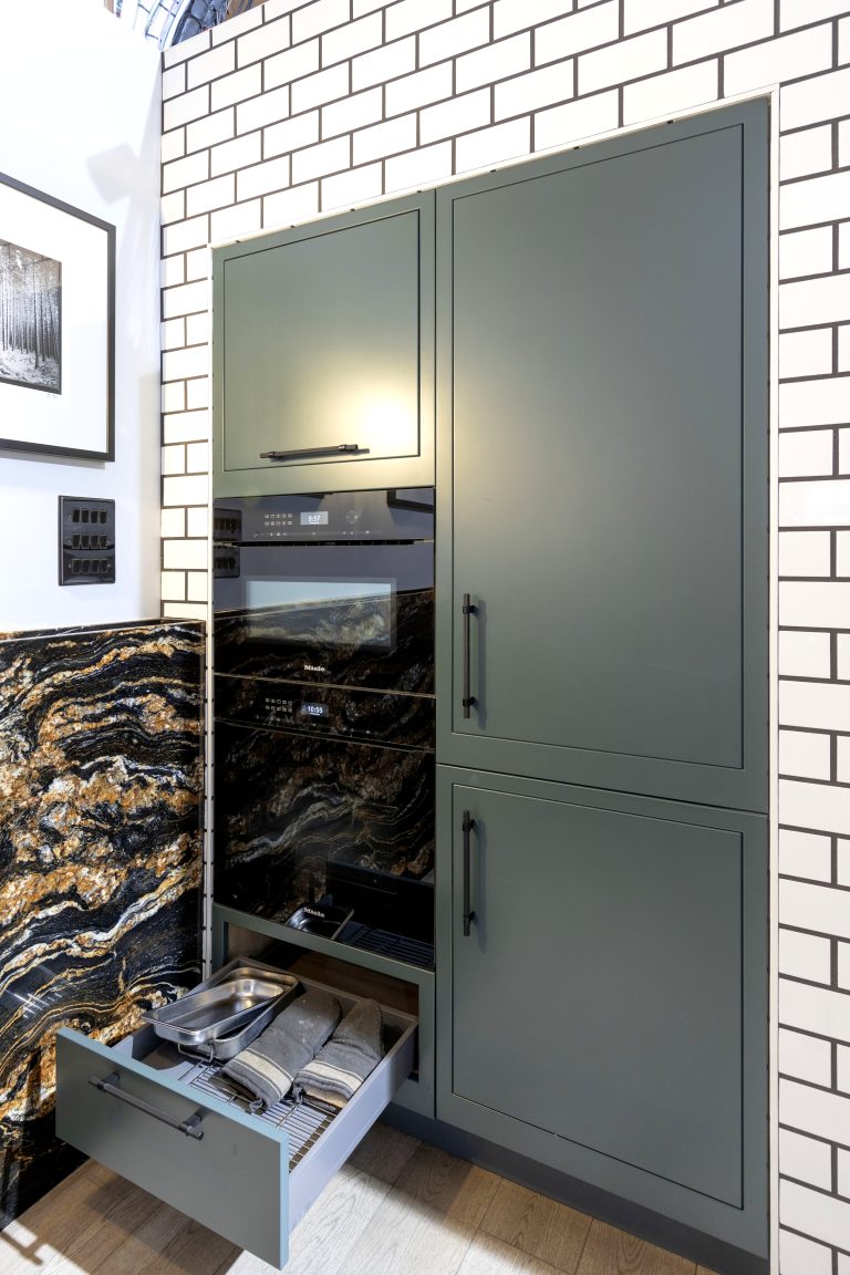 Ex Display 1909 In Frame Kichen With Miele Appliances - The Used ...