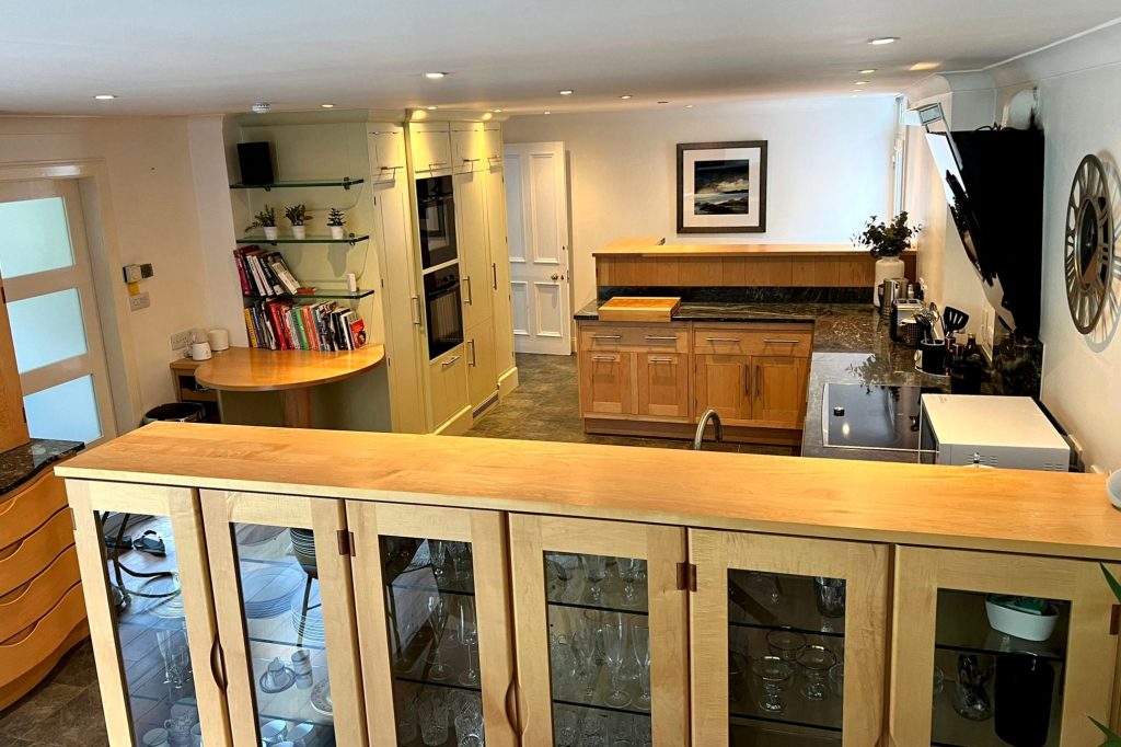 Smallbone Kitchen with Worktops | The Used Kitchen Company