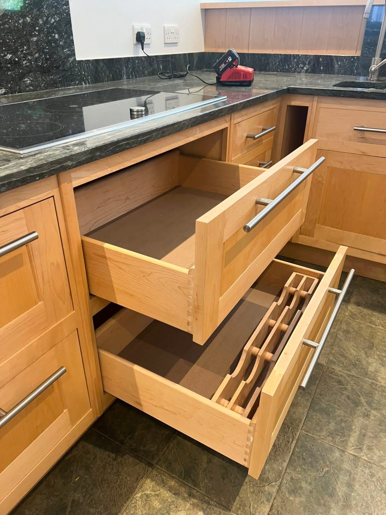 Smallbone Kitchen with Worktops | The Used Kitchen Company