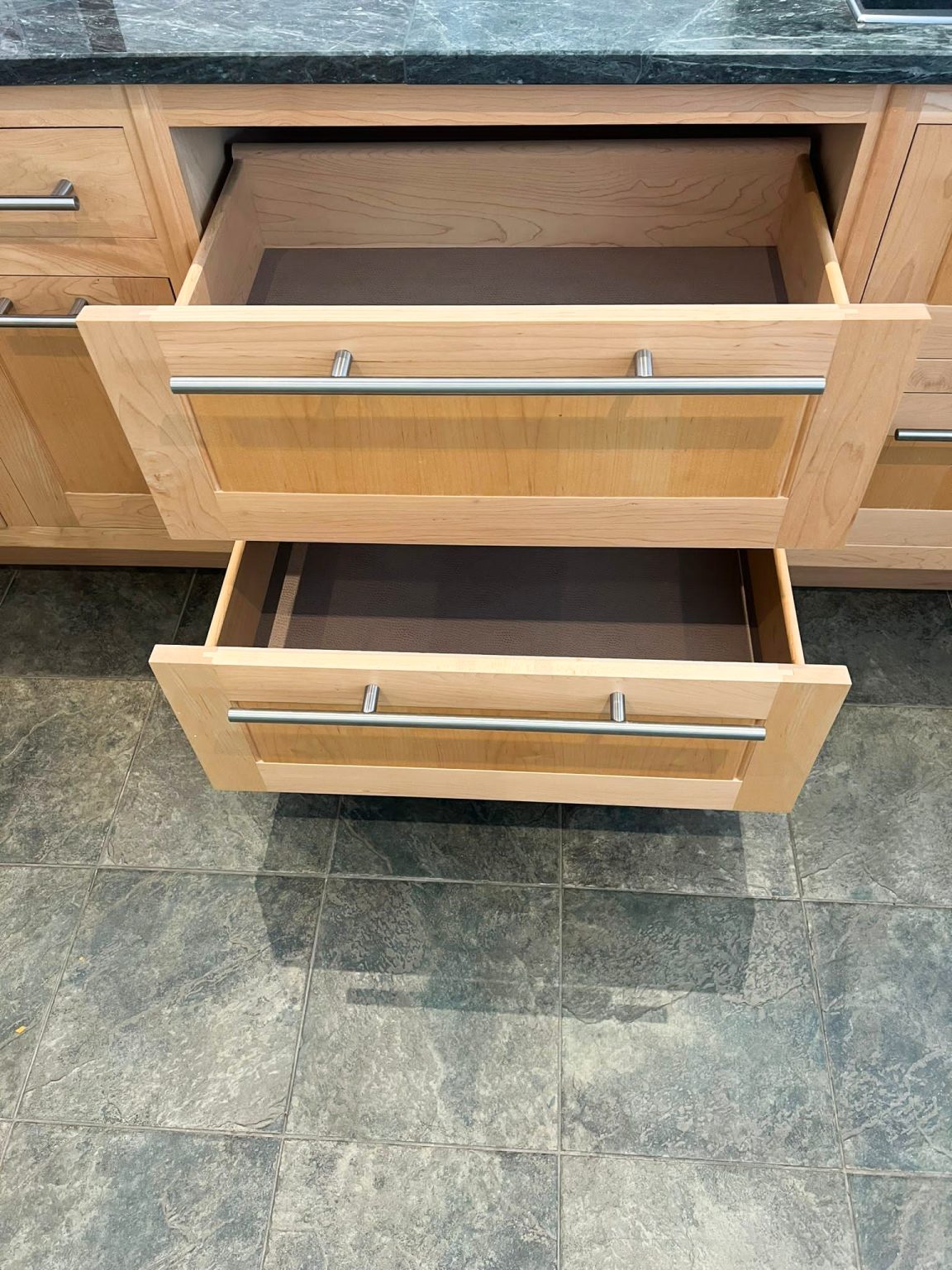 Smallbone Kitchen with Worktops | The Used Kitchen Company
