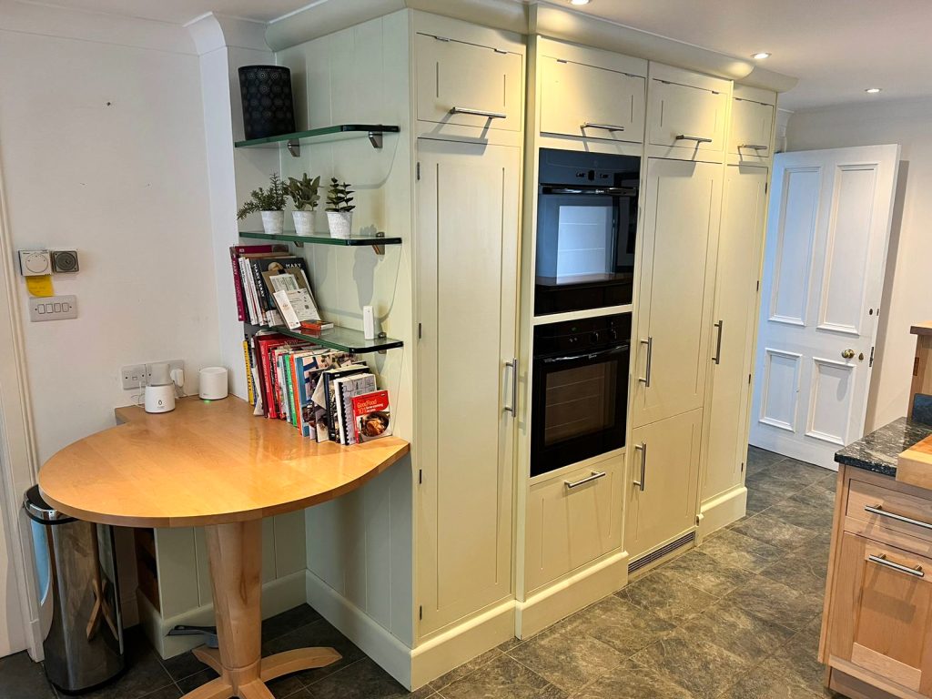 Smallbone Kitchen with Worktops | The Used Kitchen Company