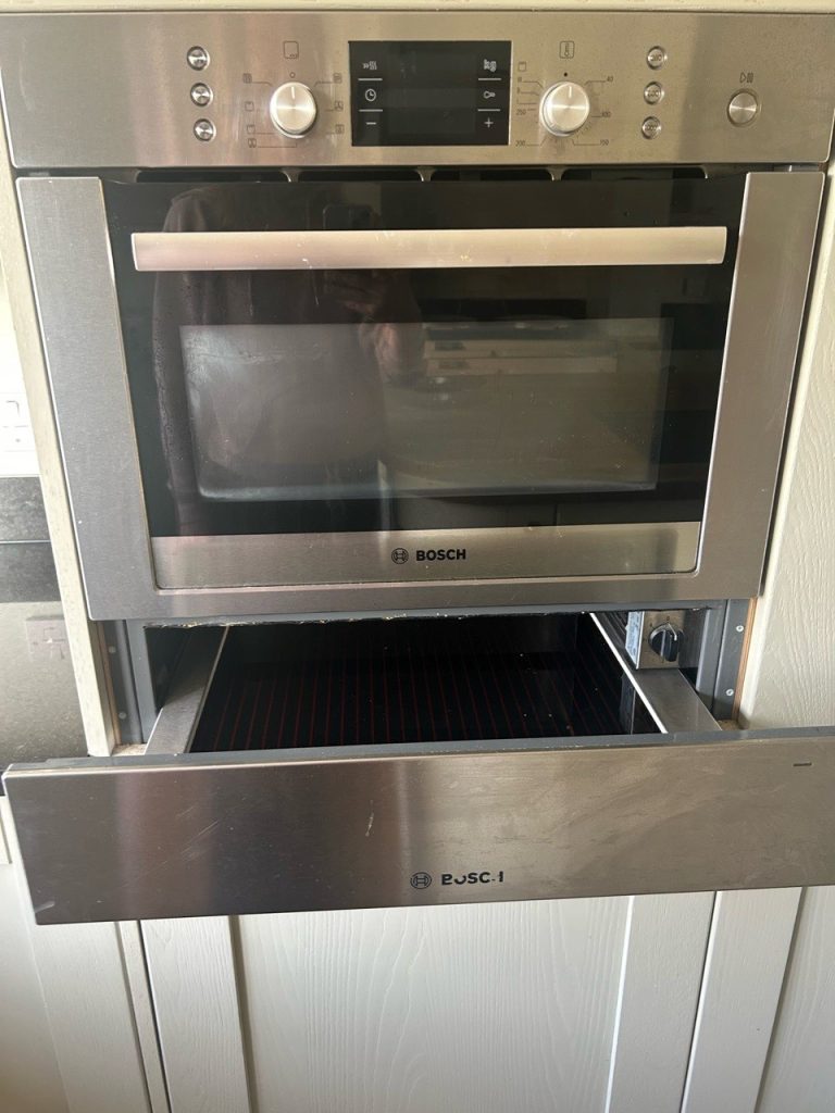 Howdens Kitchen with Island, Granite Worktops and Appliances - Used ...