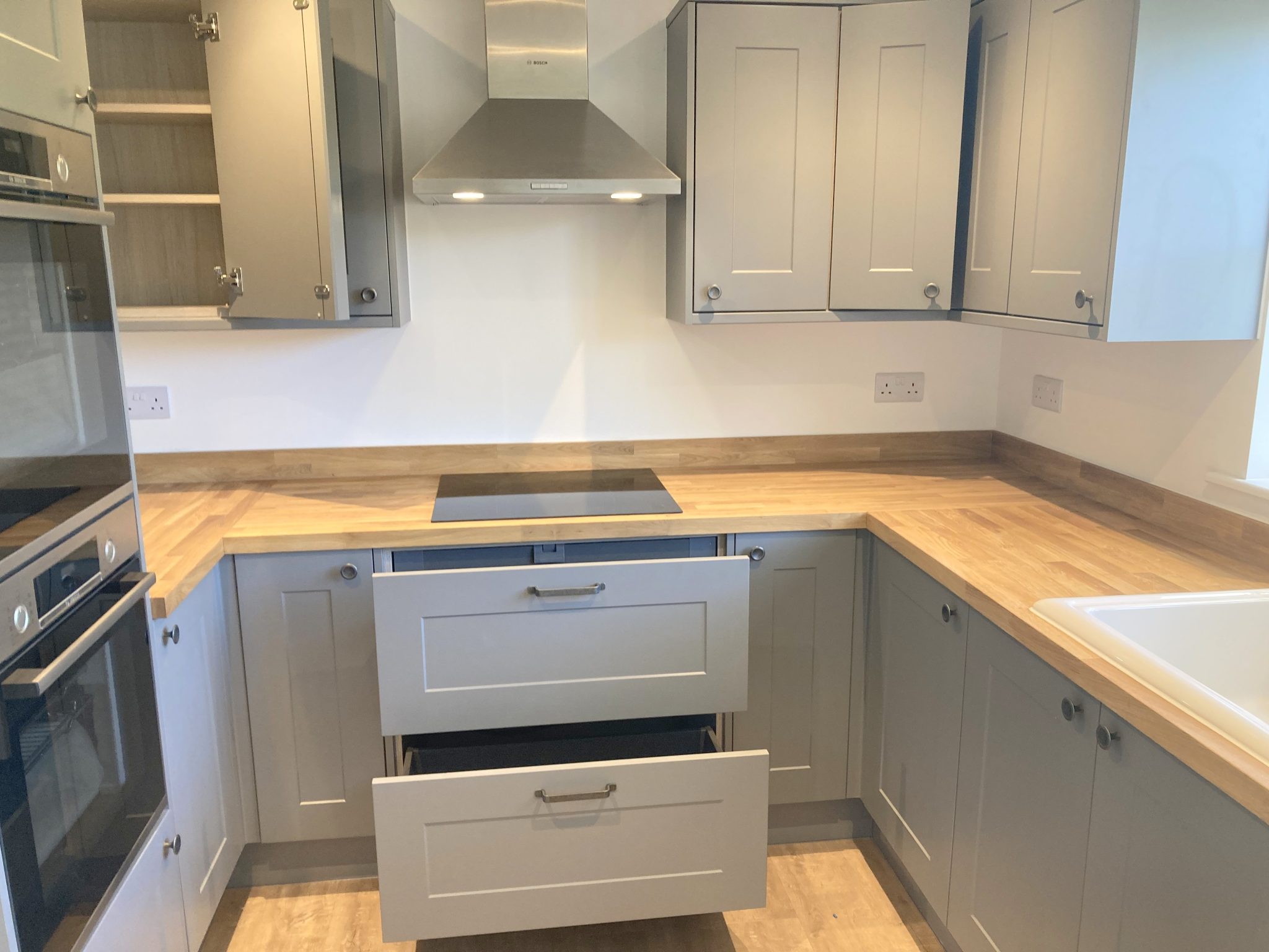 Howdens Kitchen With Worktops, Sink and Tap - Used - The Used Kitchen ...