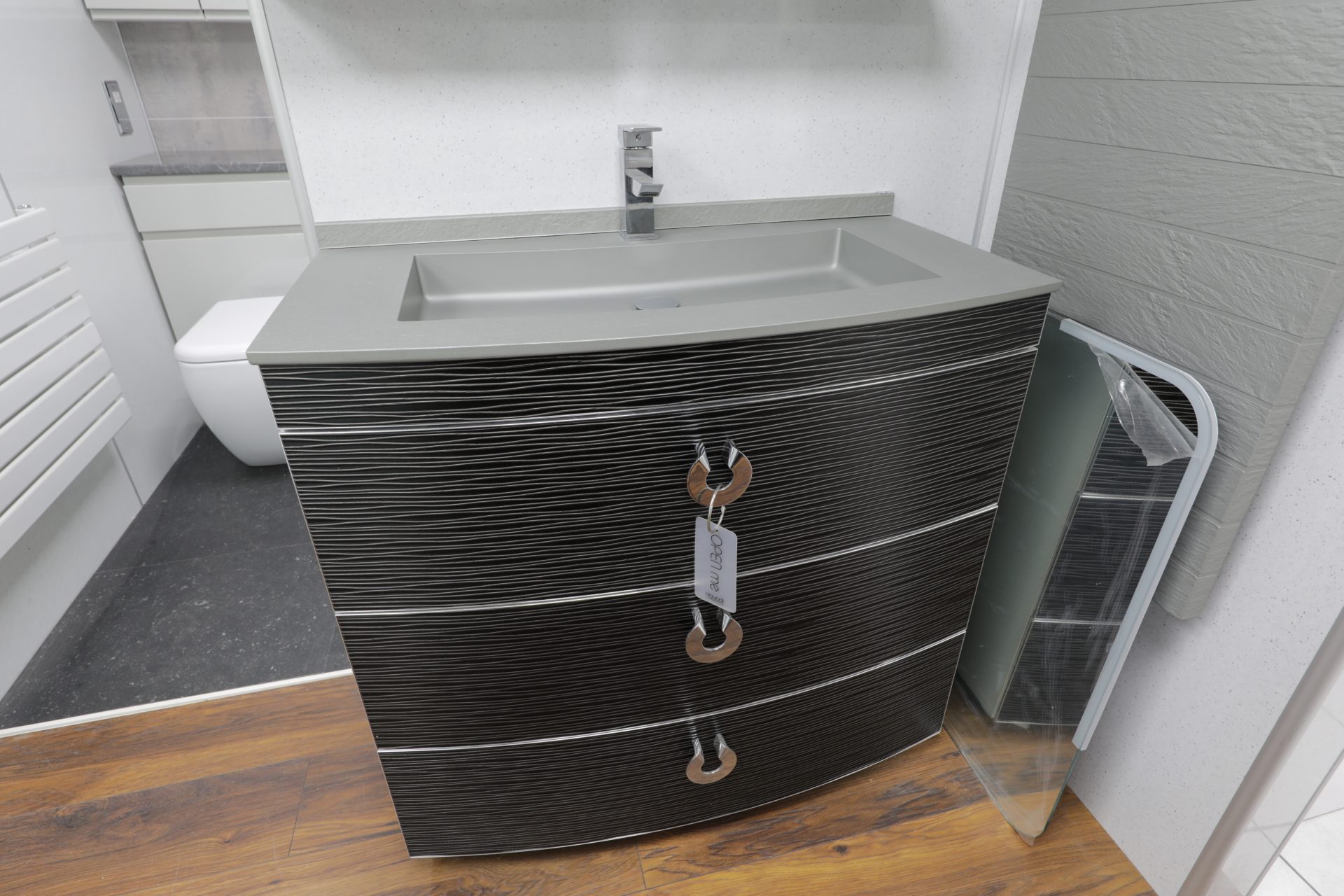 Ex Display Symphony Vanity Unit With Mirror and Radiator