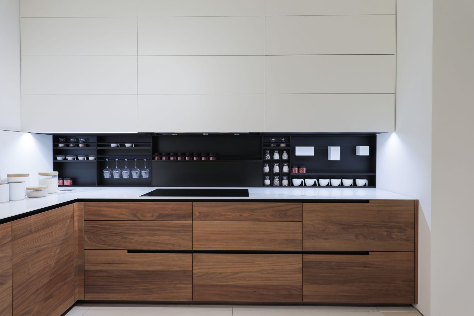 Ex Display Poliform Phoenix Kitchen With Breakfast Bar (Appliances ...