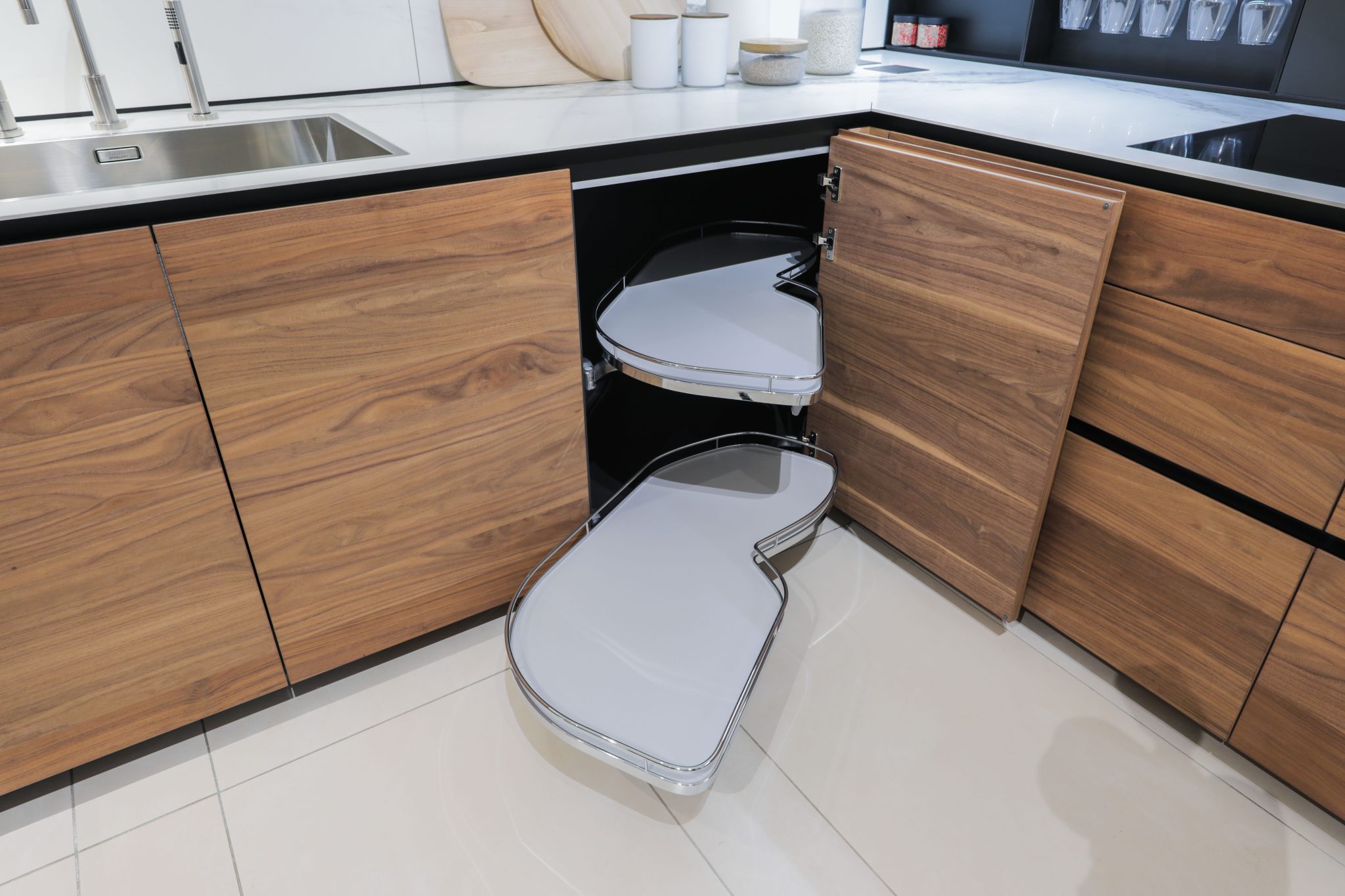 Ex Display Poliform Phoenix Kitchen With Breakfast Bar (Appliances ...