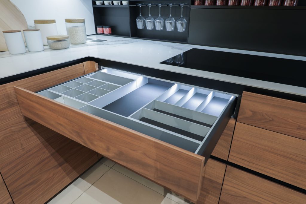 Ex Display Poliform Phoenix Kitchen With Breakfast Bar (Appliances ...