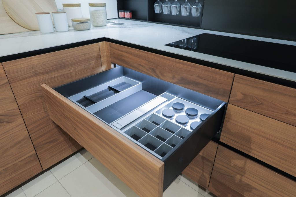 Ex Display Poliform Phoenix Kitchen With Breakfast Bar (Appliances ...