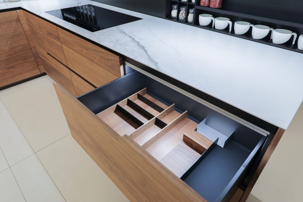 Ex Display Poliform Phoenix Kitchen With Breakfast Bar (Appliances ...