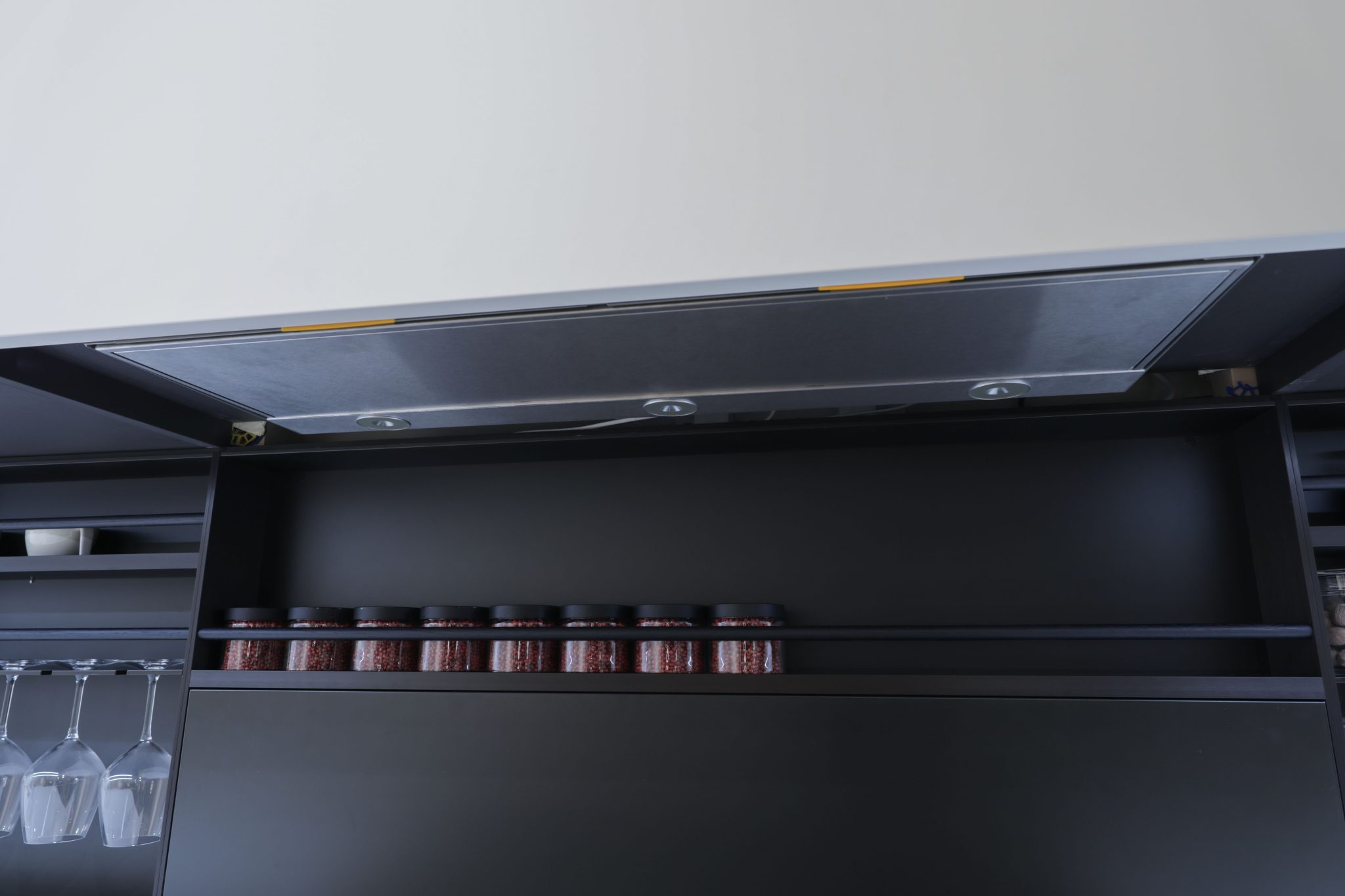 Ex Display Poliform Phoenix Kitchen With Breakfast Bar (Appliances ...