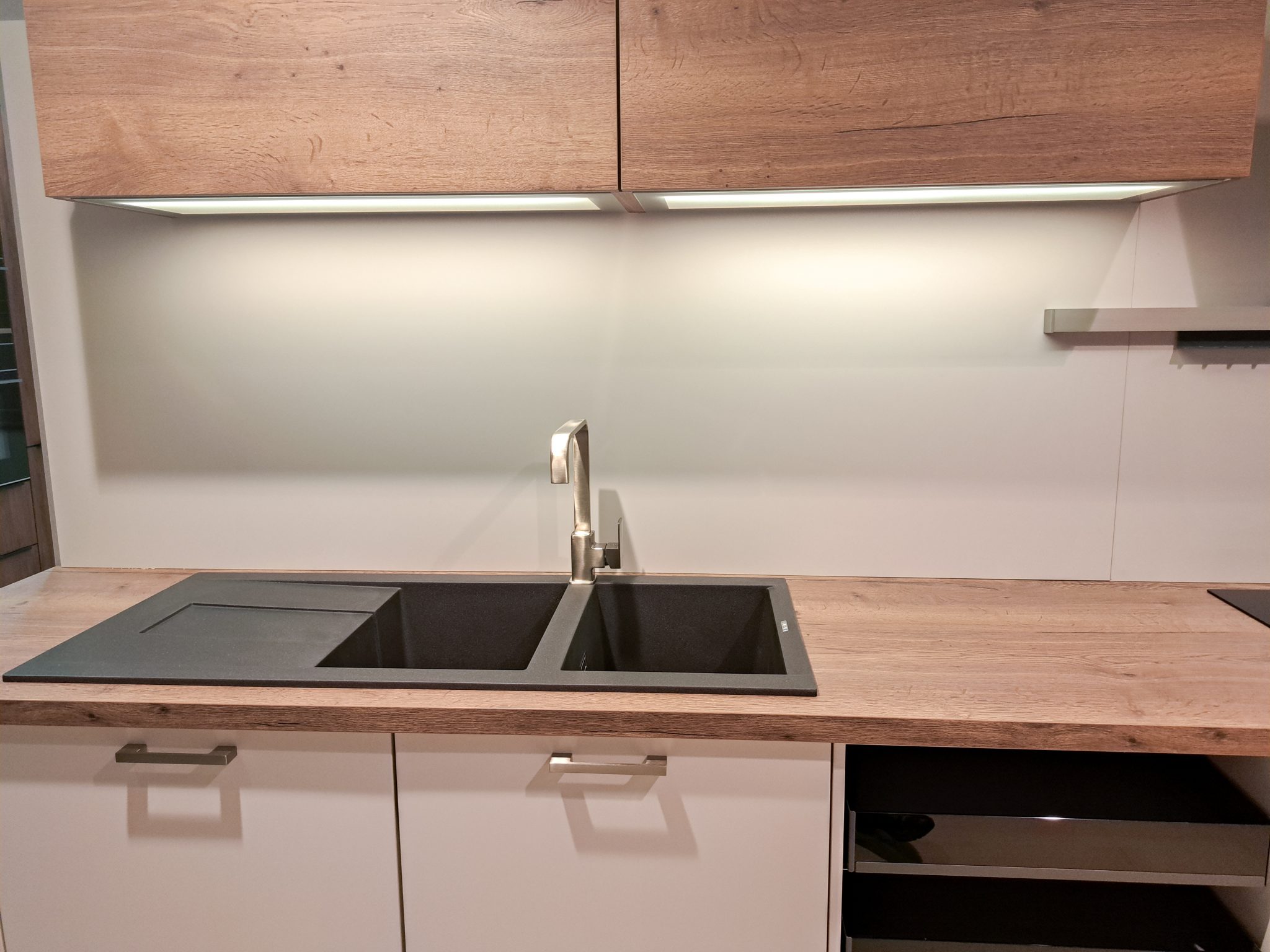 Ex Dispaly Kutchenhaus with Worktop and Appliances