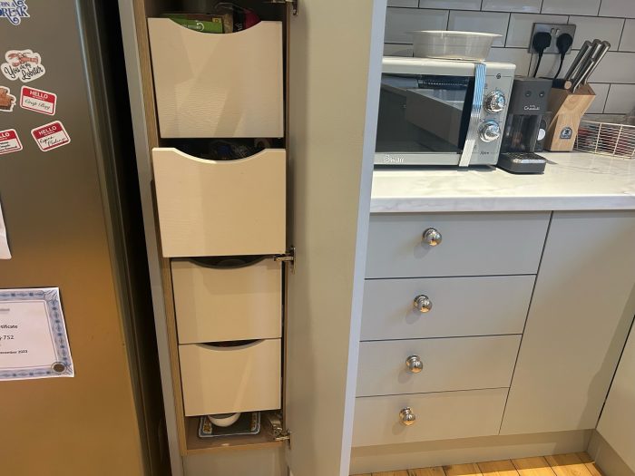 Hammonds Kitchen with Breakfast Bar, Worktops and Some Appliances ...