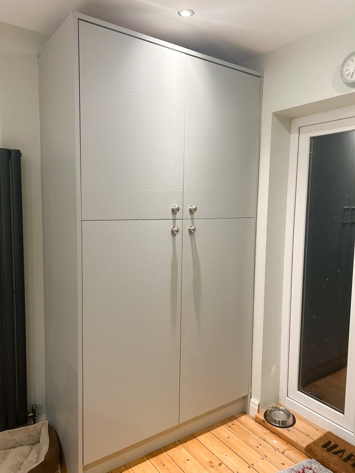 Hammonds Kitchen with Breakfast Bar, Worktops and Some Appliances ...
