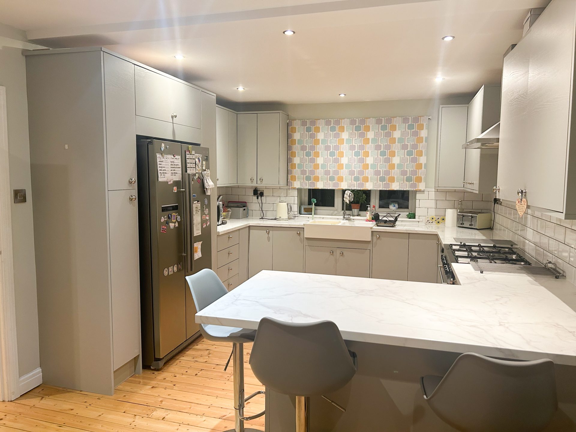 Hammonds Kitchen with Breakfast Bar, Worktops and Some Appliances ...
