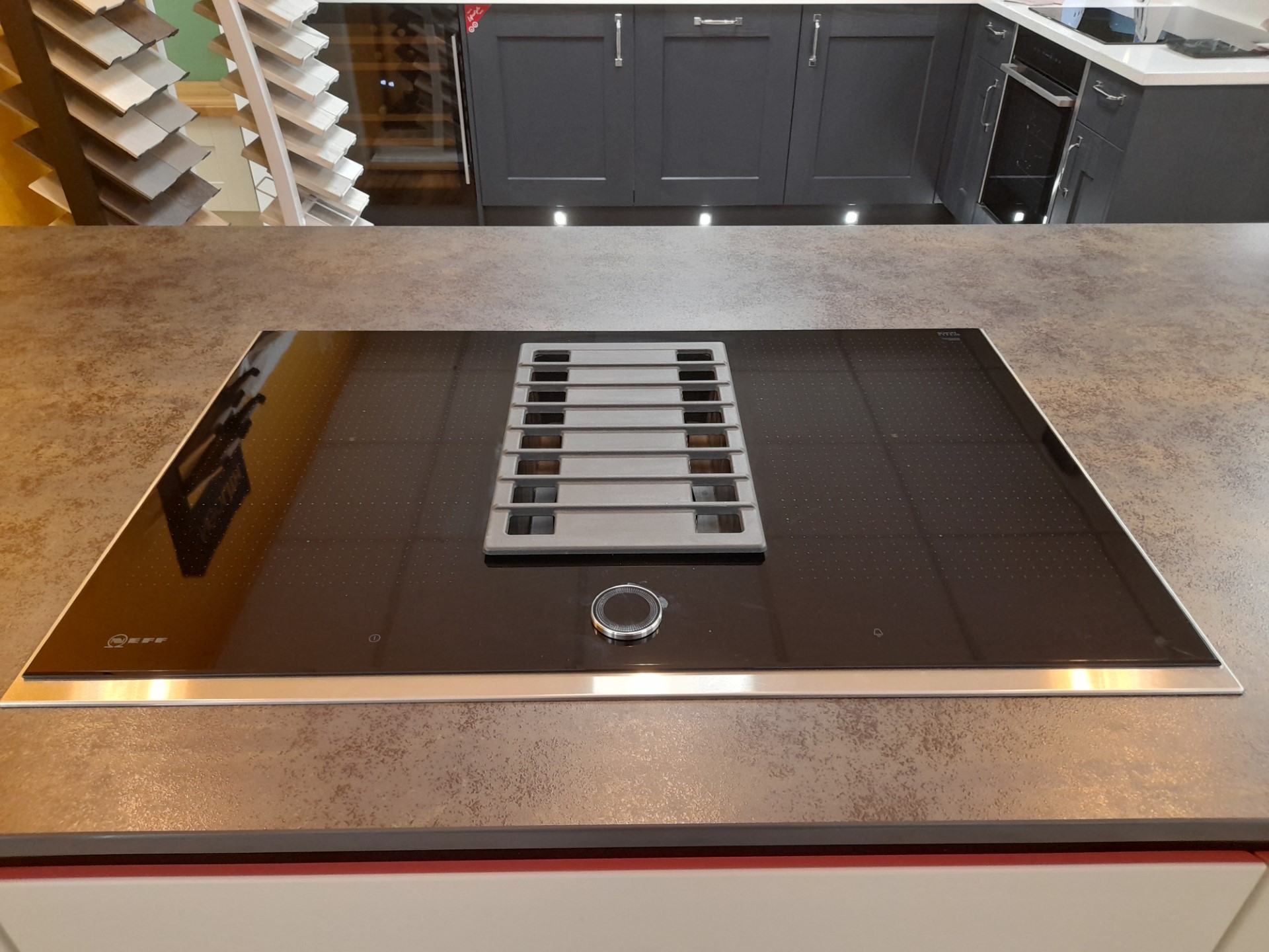Ex Display Symphony Linear Avant Kitchen with Neolith Worktops and ...