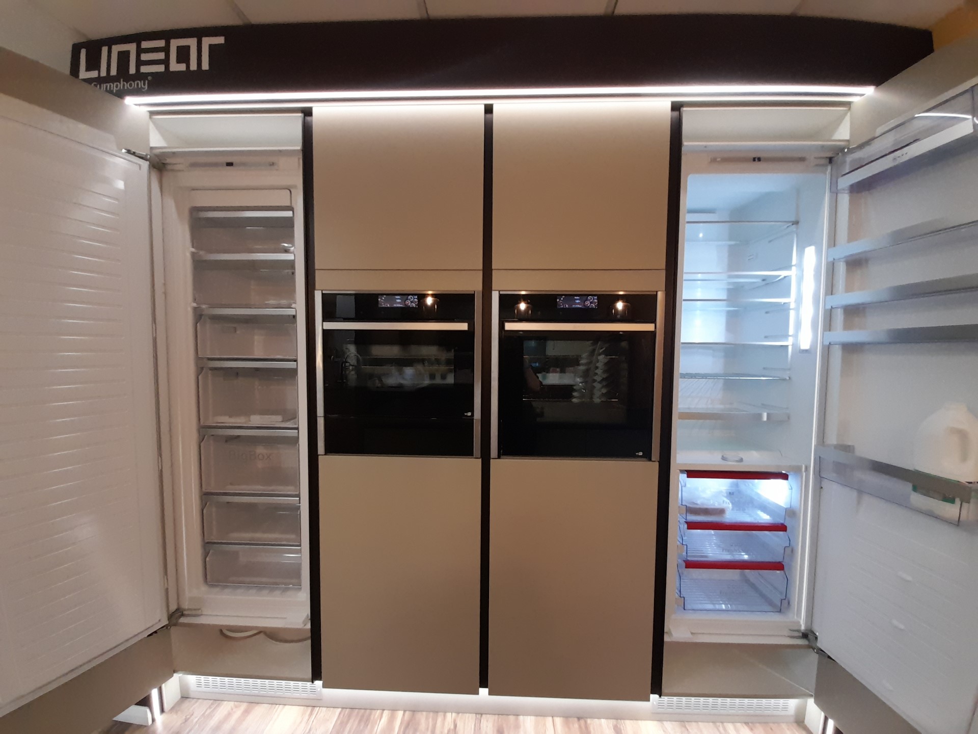 Ex Display Symphony Linear Avant Kitchen with Neolith Worktops and ...