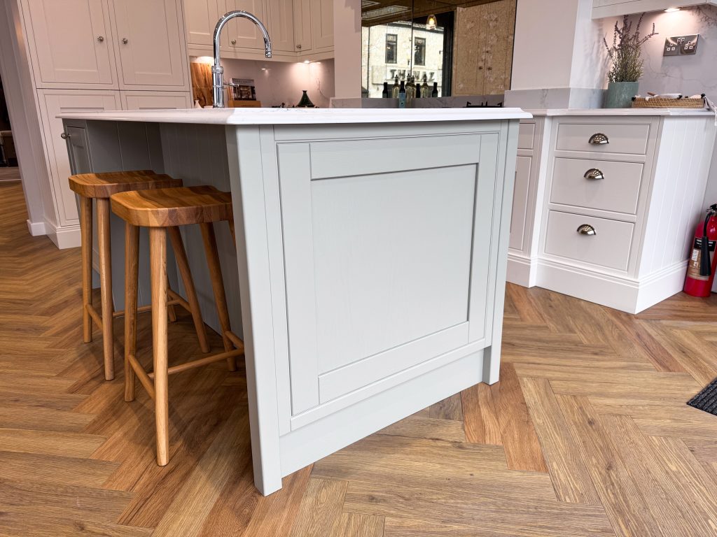 Ex Display Laura Ashley Kitchen with Island, Pantry and Worktops - The ...