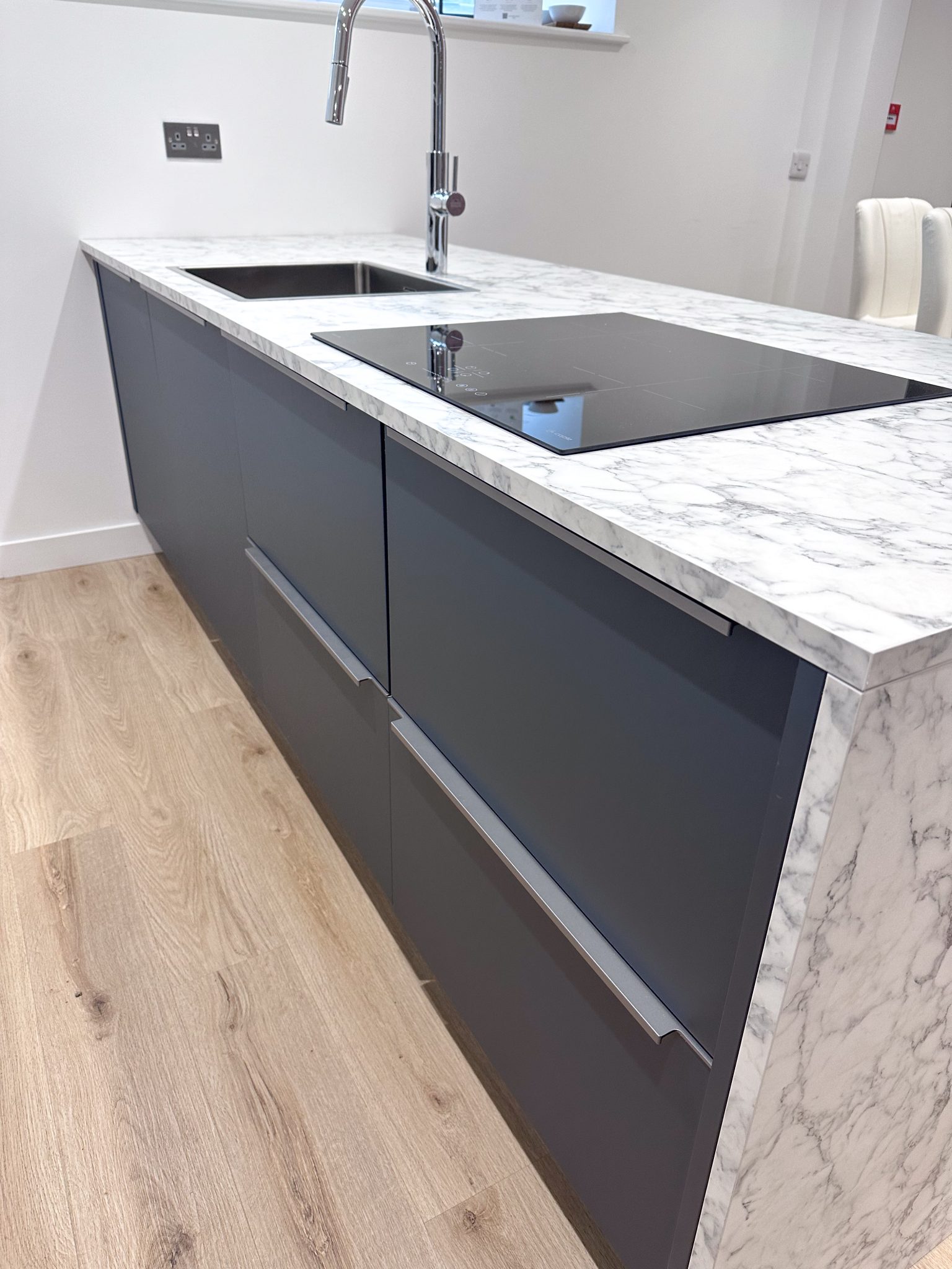 Ex Display Symphony Kitchen With Worktops - The Used Kitchen Company