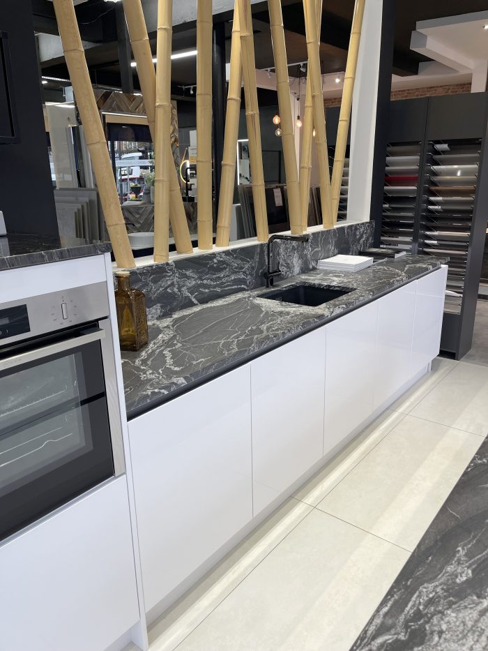 Ex Display Symphony Linear Kitchen | The Used Kitchen Company