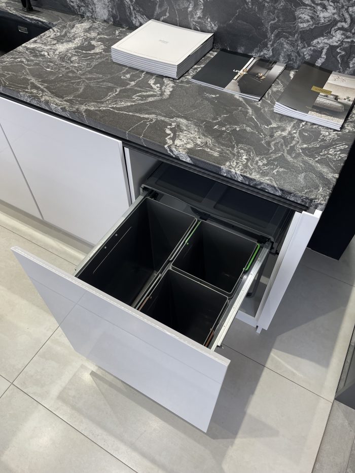 Ex Display Symphony Linear Kitchen | The Used Kitchen Company