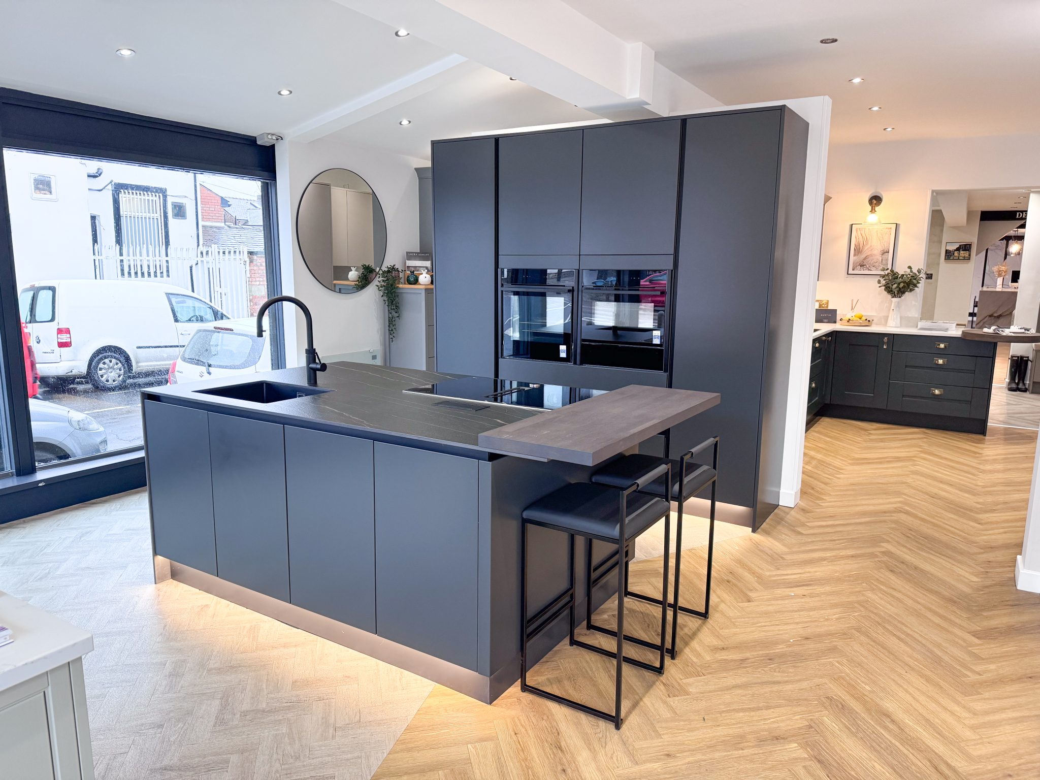Ex Display Symphony Linear Avant Kitchen | The Used Kitchen