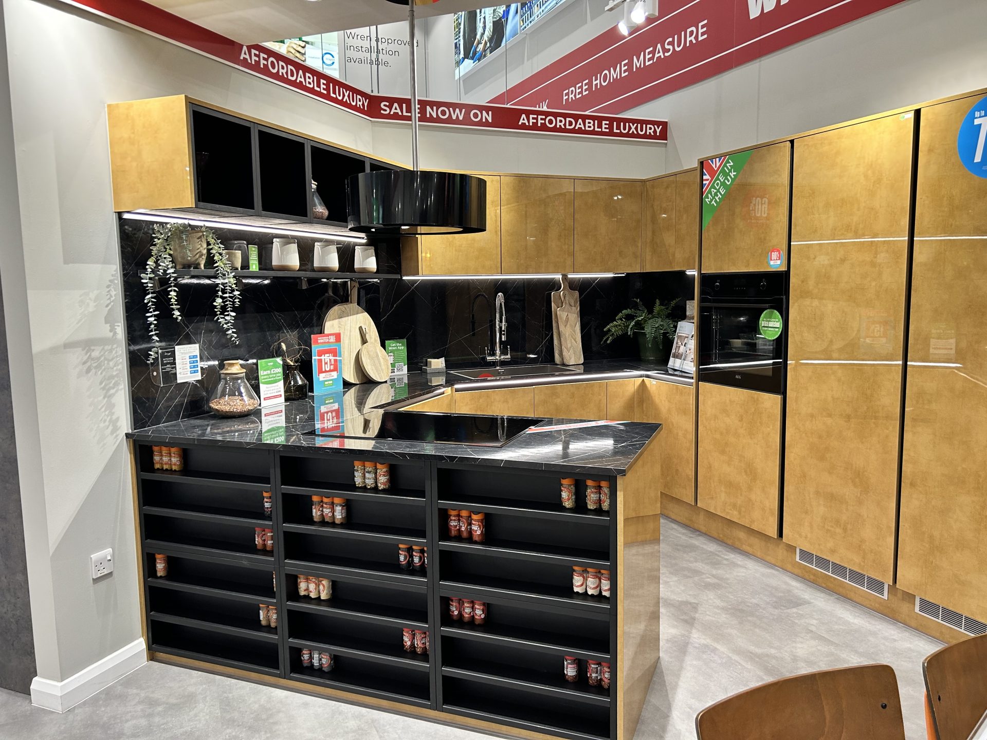 Ex Display Milano Gold Wren Kitchen with Worktops - The Used Kitchen ...