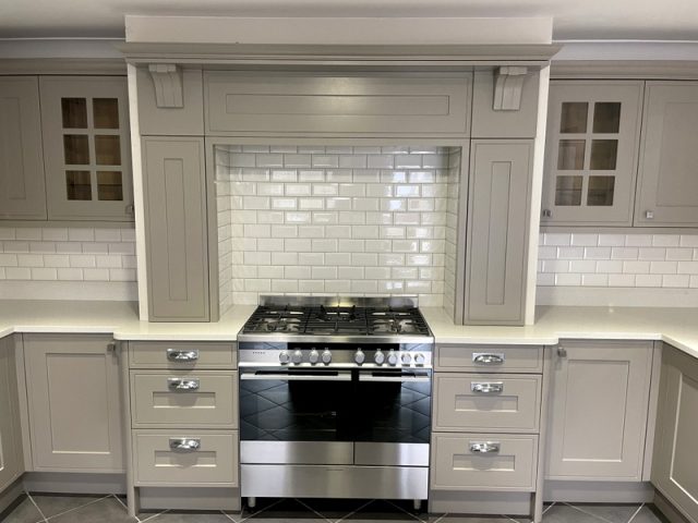 Ex Display Sheraton (Omega) Kitchen with Quartz Worktops - The Used ...