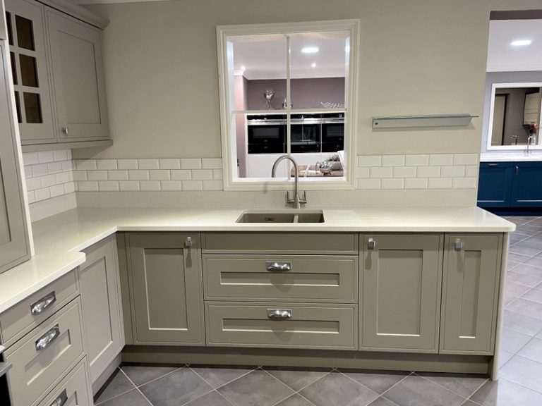 Ex Display Sheraton (Omega) Kitchen with Quartz Worktops - The Used ...