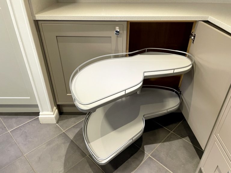 Ex Display Sheraton (Omega) Kitchen with Quartz Worktops - The Used ...