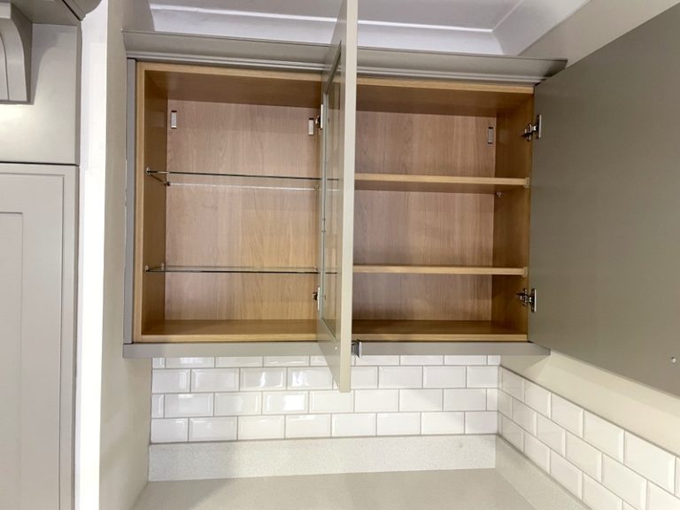 Ex Display Sheraton (Omega) Kitchen with Quartz Worktops - The Used ...