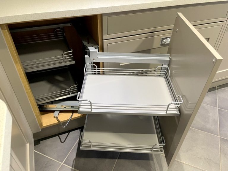 Ex Display Sheraton (Omega) Kitchen with Quartz Worktops - The Used ...