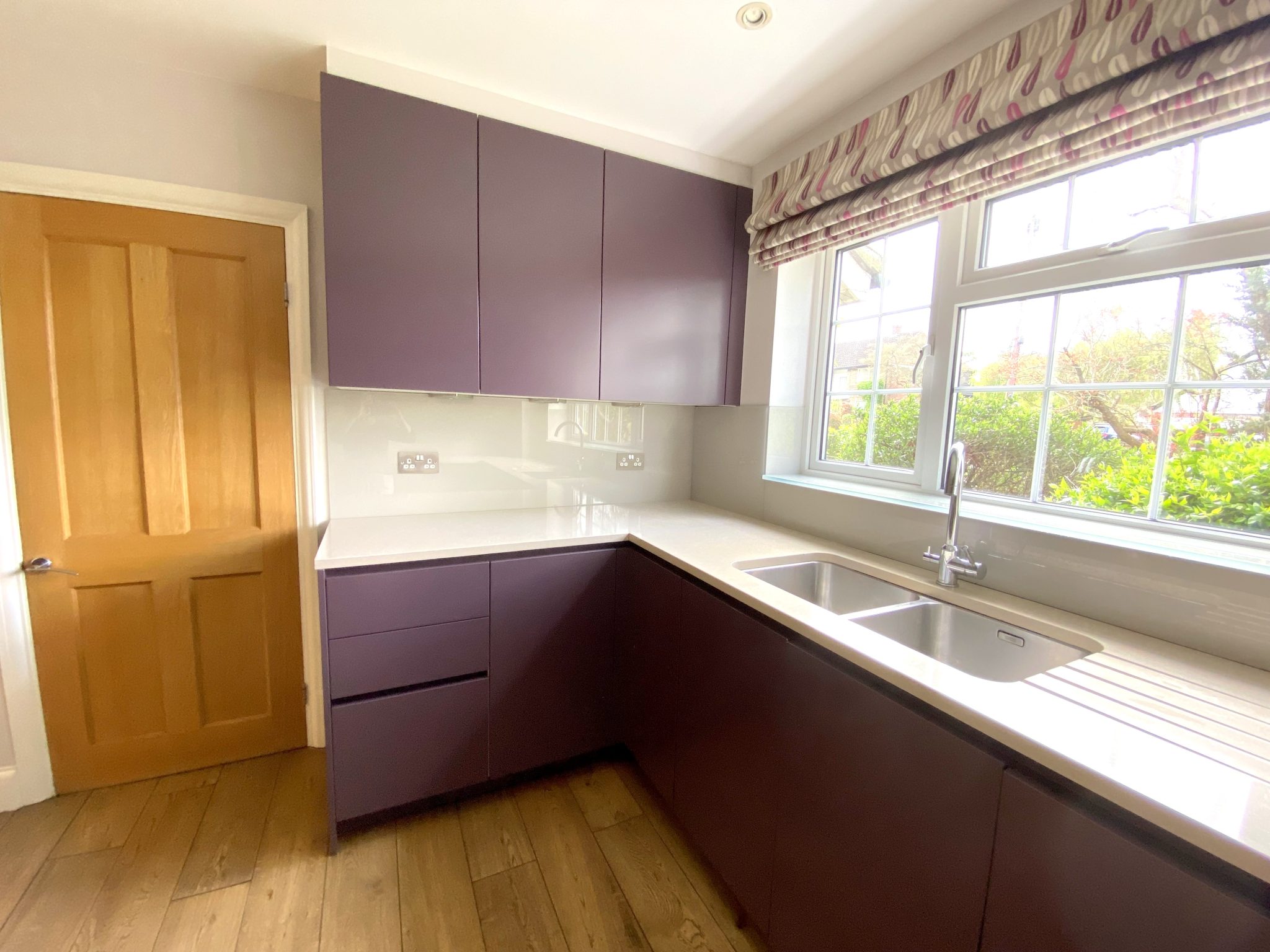 Alnostar Violet Matt Kitchen with Quartz Worktops and Appliances - Used ...