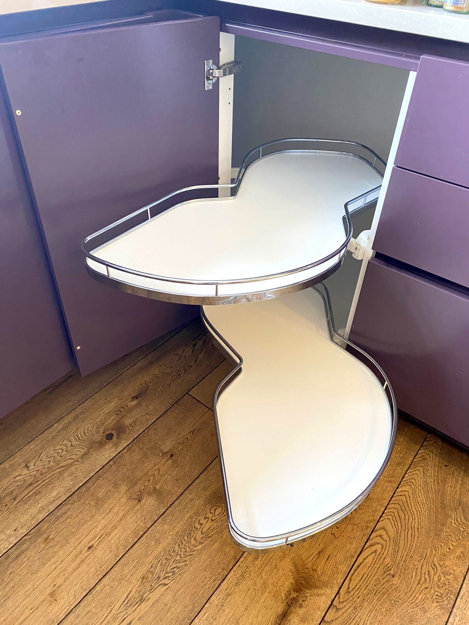 Alnostar Violet Matt Kitchen with Quartz Worktops and Appliances - Used ...