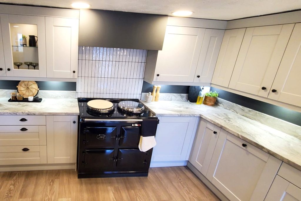 Ex Display Kitchen Stori Belsay Kitchen with Island and Laminate ...