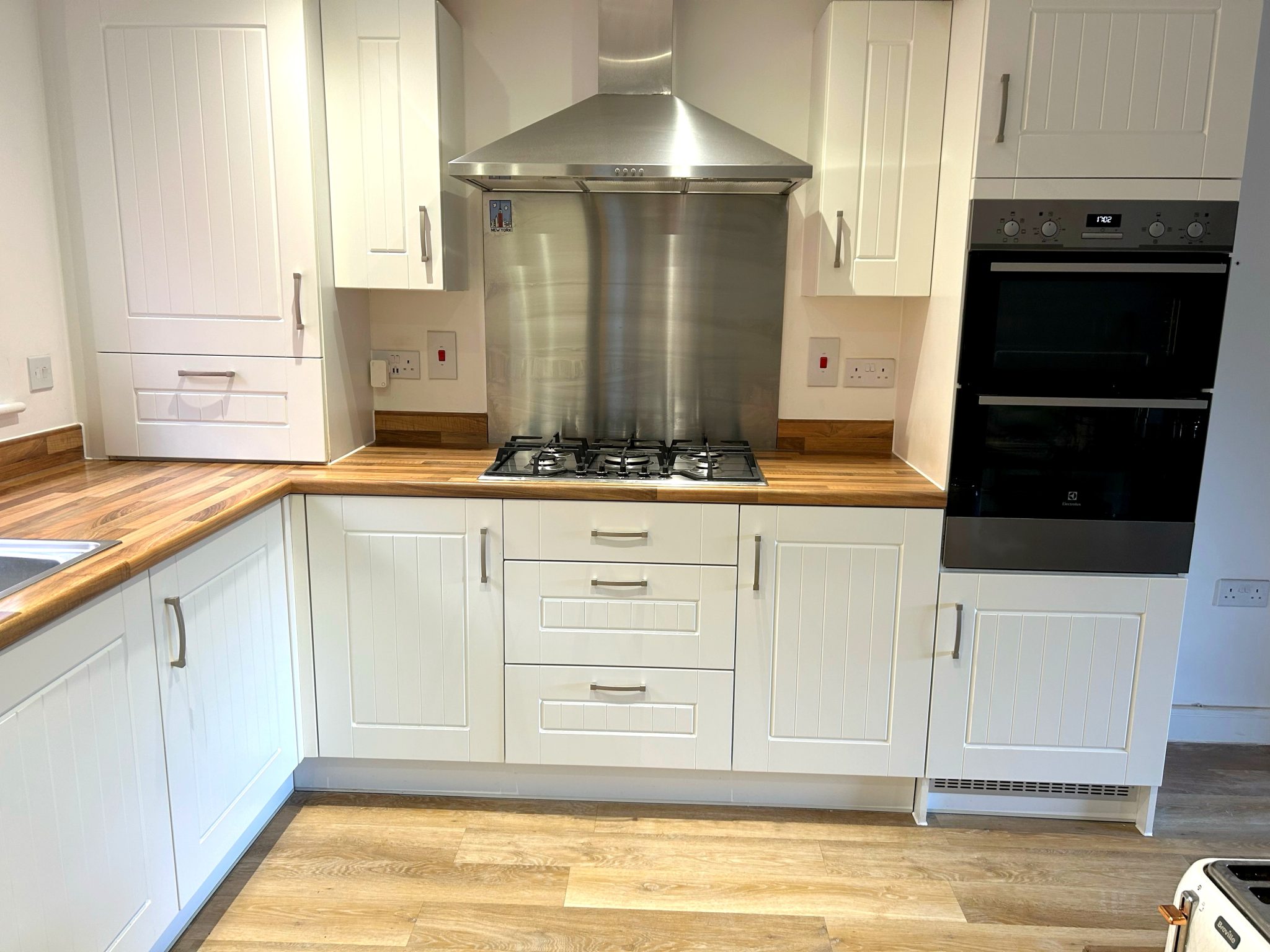 Symphony Kitchen with Worktops - Used - The Used Kitchen Company