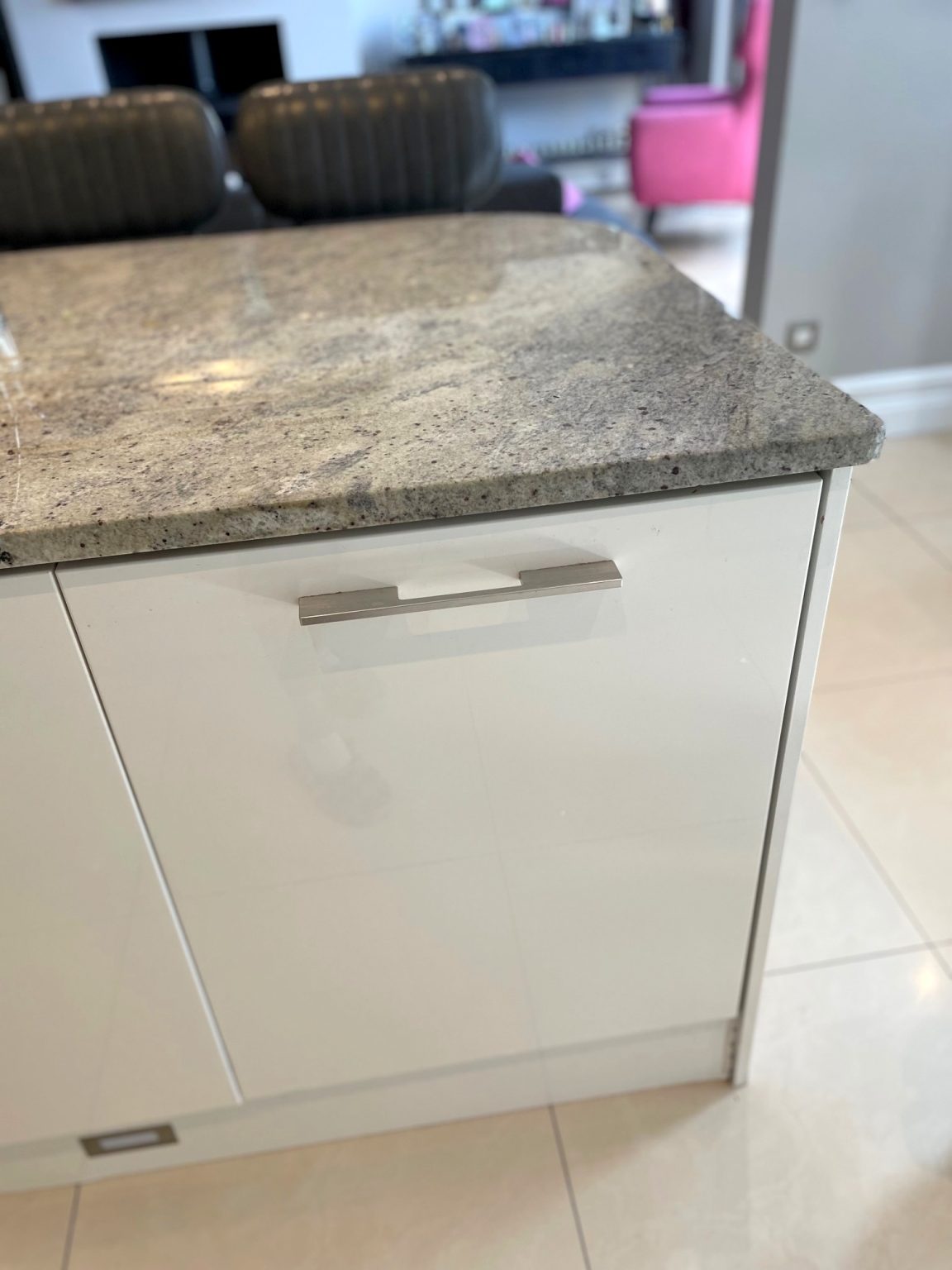 Magnet Kitchen with Island and Worktops and Some Appliances - The Used ...