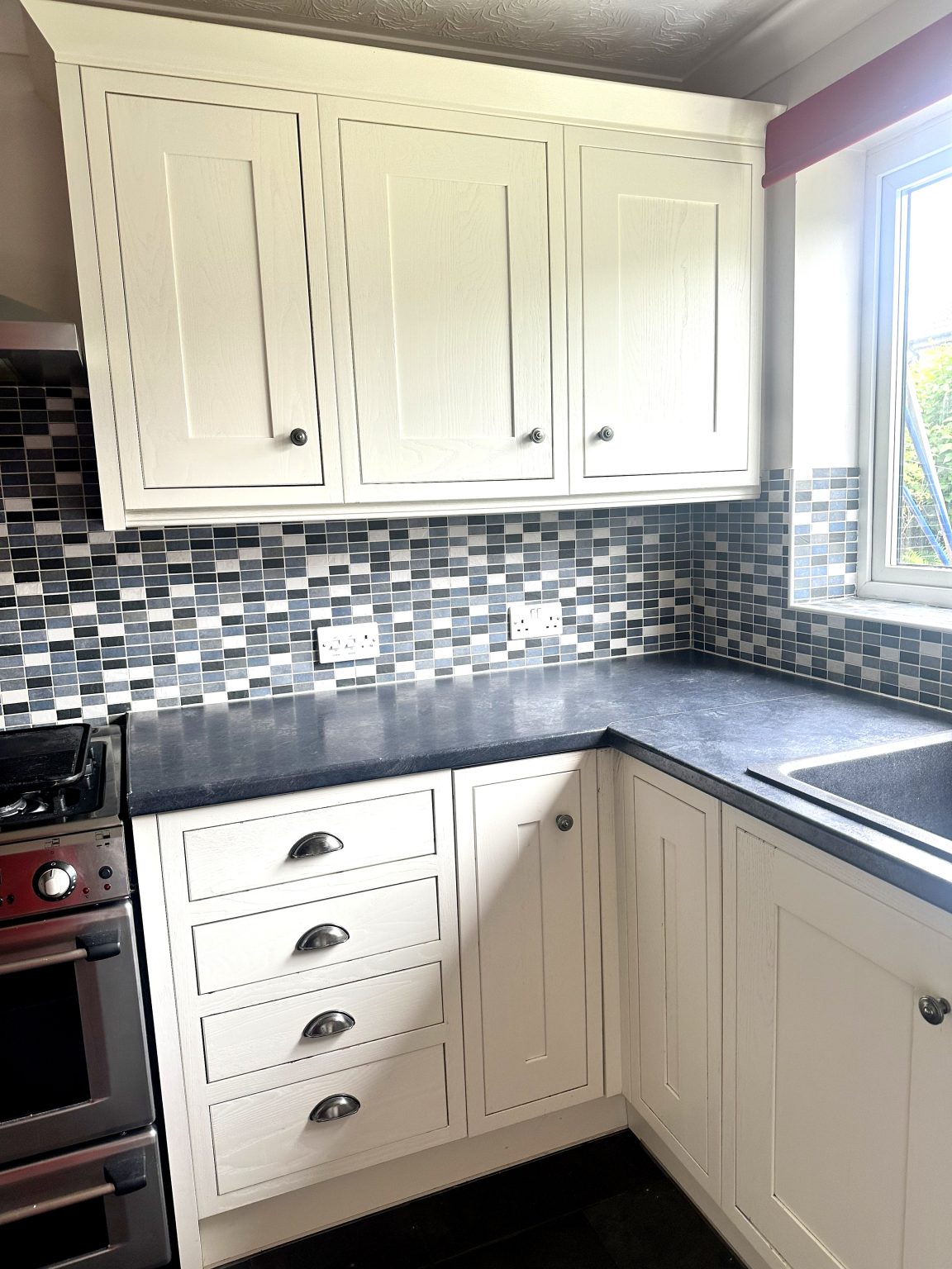 Howdens Kitchen with Worktops | The Used Kitchen Comapny
