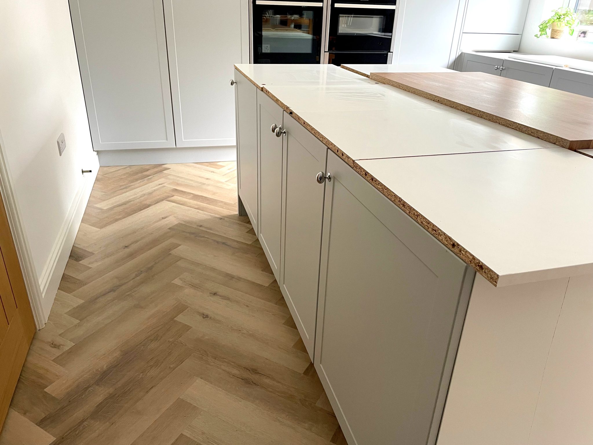 Benchmarx Kitchen with Island and Appliances - Used - The Used Kitchen ...